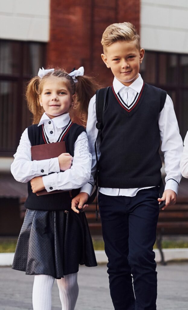 Uniformes escolares personalizados - KRO Uniforms - Uniformidad y ...